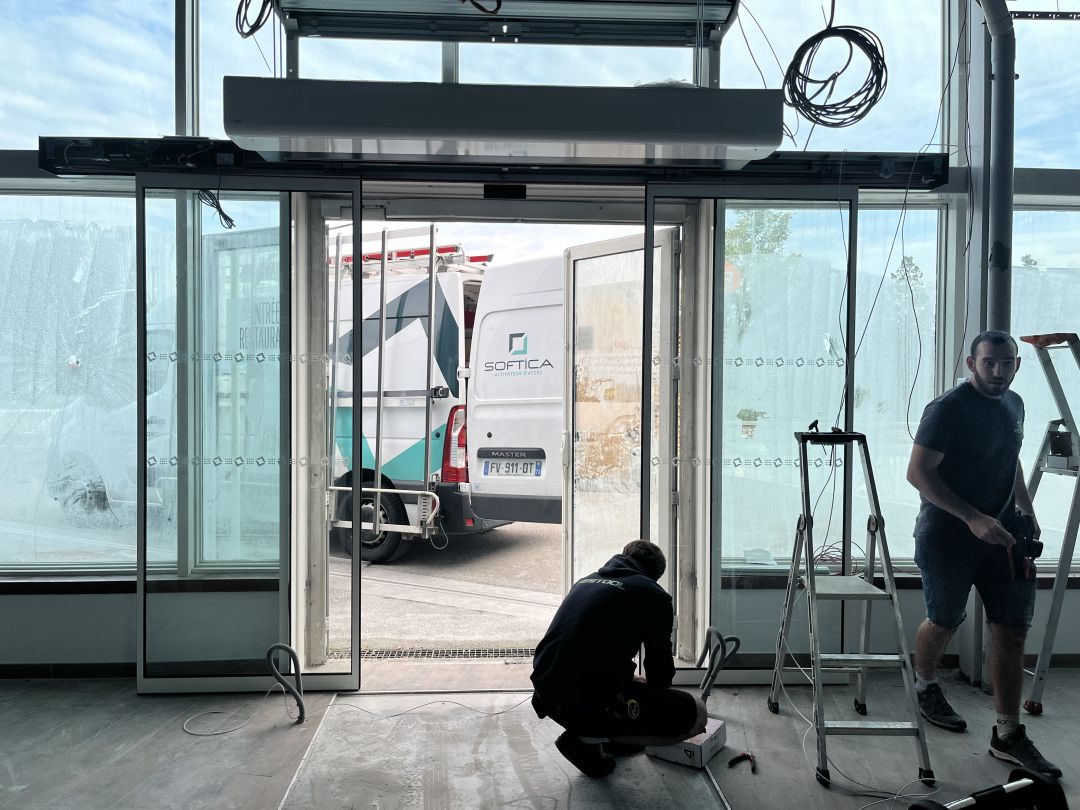 Quand est-il nécessaire de moderniser sa porte automatique ? | Softica